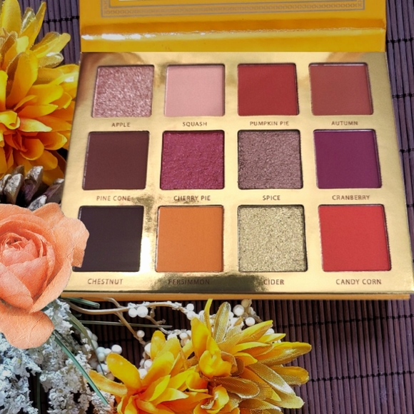 Ace Beaute | Makeup | Ace Beaute Falling For You Eyeshadow Palette ...
